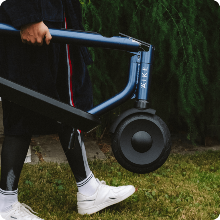 Äike T - The First Electric Scooter With USB-C Charging